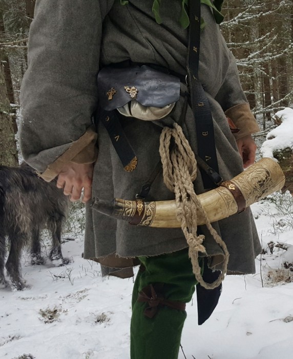 Clothing and equipment | Exploring the medieval hunt